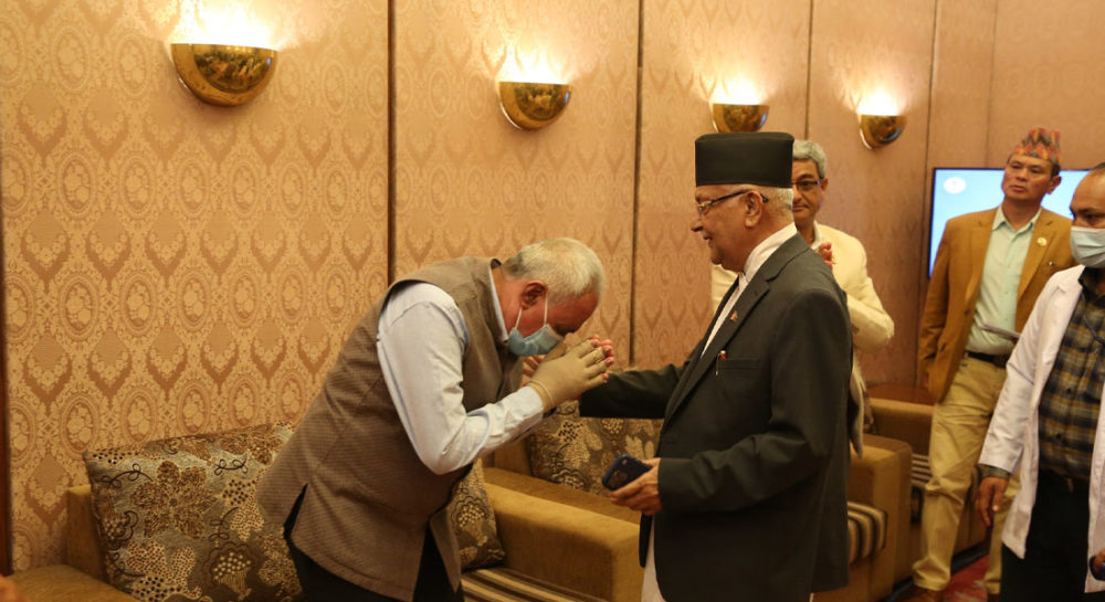 कांग्रेस सांसद चन्द्र भण्डारी र ओलीबीच भेट - My Sanchar